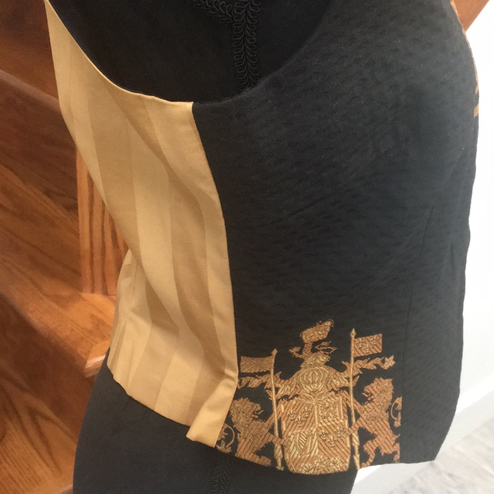 Tapp Vintage Family Crest/Coat Of Arms Vest, Large - Gem